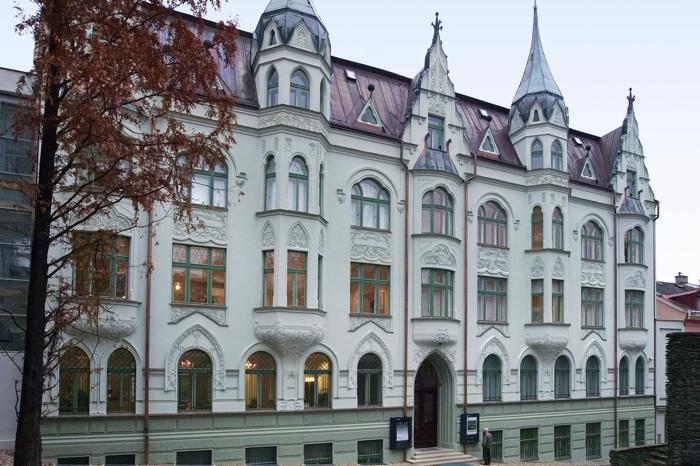 SmartGuide: Discover the beauty of Crystal Valley